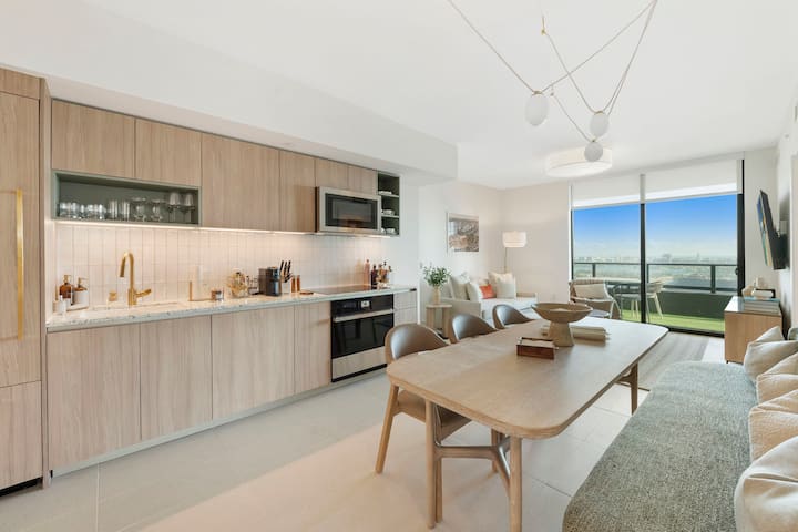 Luxe Waterfront Apartment 3/3 Walk To Everything - Miami