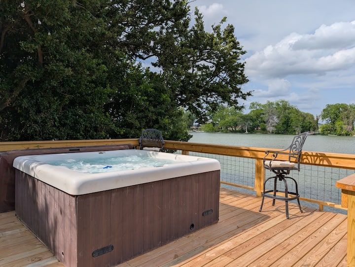 Cabin On The Guadalupe River - New Braunfels, TX