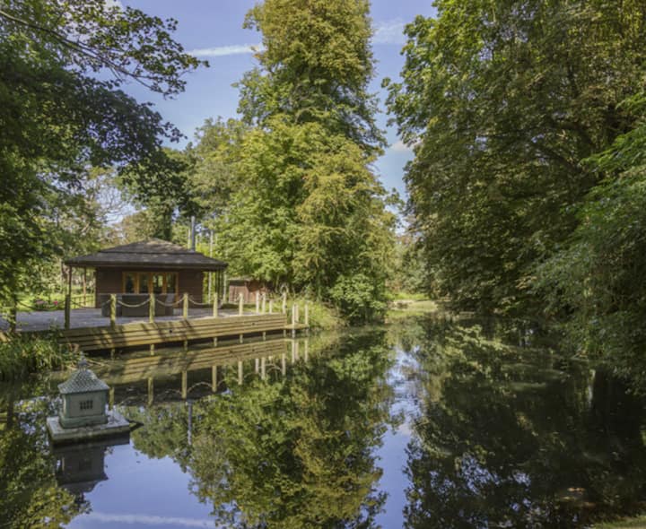 Lakeside Cabin & Sauna Escape - Wantage