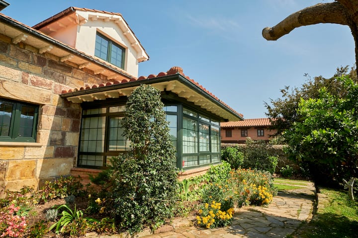 Parbayón · By Wehomes · Jardines Y Luz Natural - Santa Cruz de Bezana