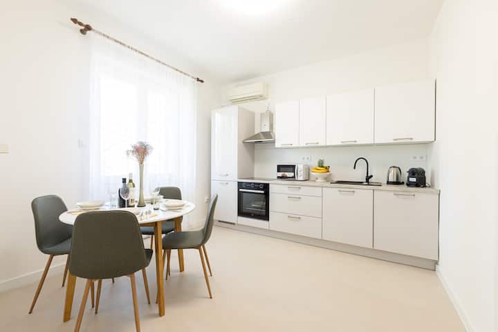 Split Center Apartment - Near Beach - A+ Location - Split