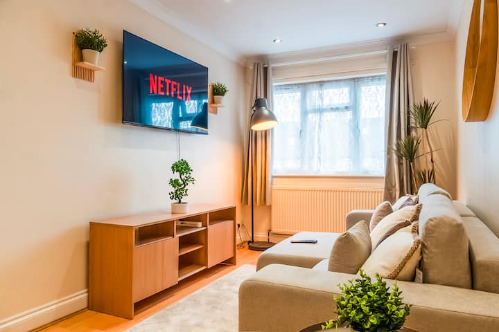 Cosy 2 Bedroom | Wembley Stadium Free Parking! - Harrow