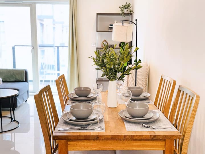 Lakeside Retreat | Peaceful Base Near Wembley - Edgware