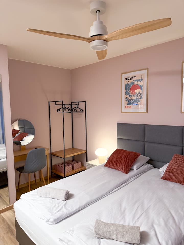 Pink Studio With Balcony - Varsovie