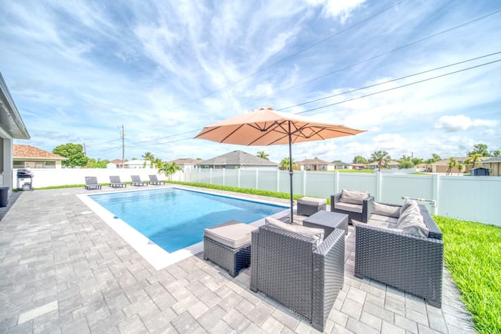 Perfect Coral Escape - Heated Pool& Big Gameroom - Cape Coral, FL