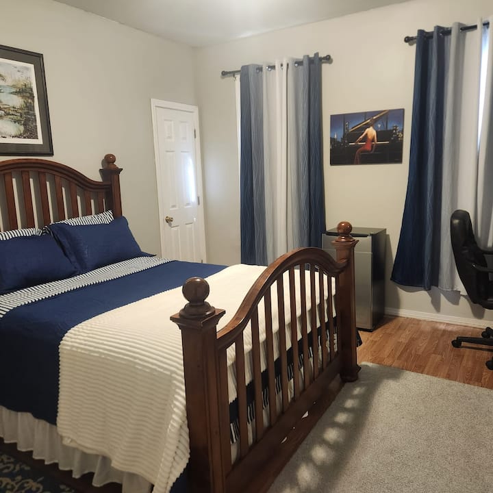 Neu Room - Waterbury, CT