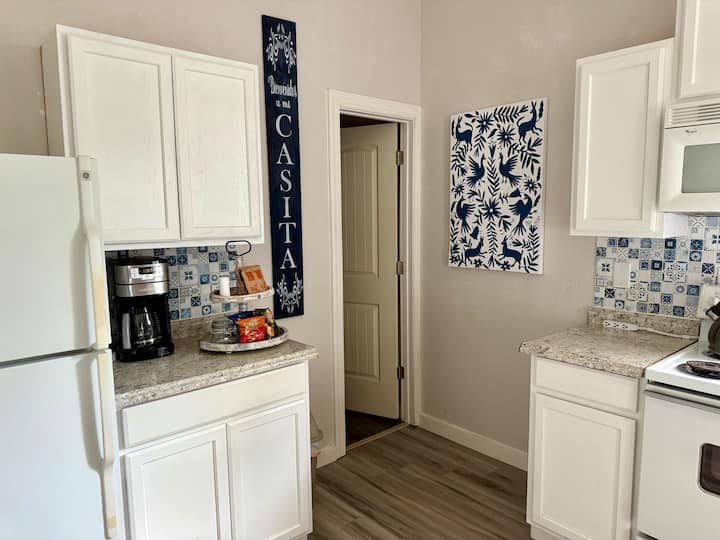 Refreshing Casita - So Close To I-35w! - Denton, TX