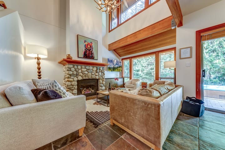 Large 3bd Village Townhome - Whistler Blackcomb