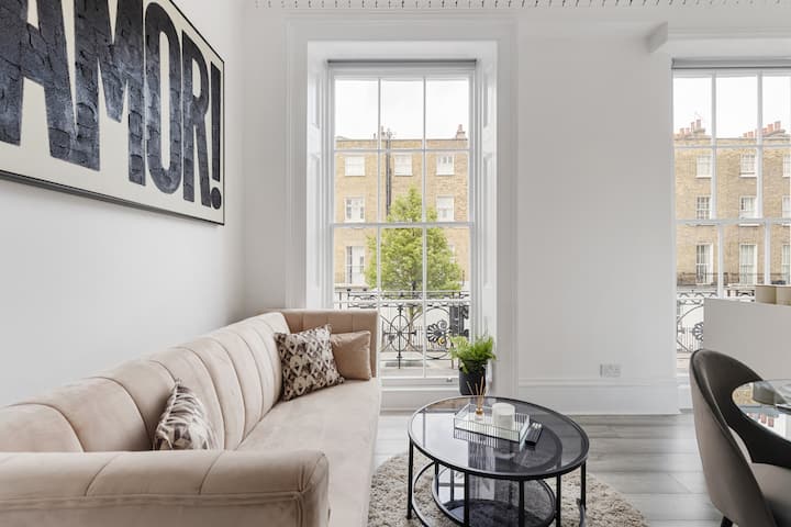 Modern Flat W/ Terrace | Central London -