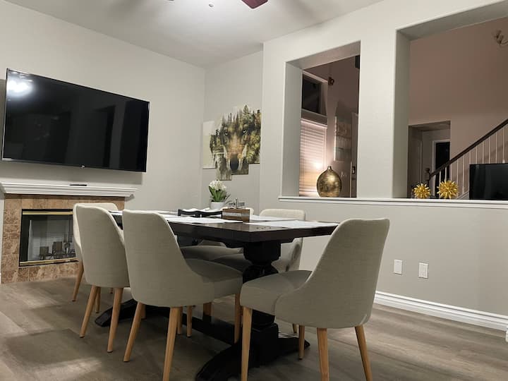 Fun & Cozy Home W/game Room - 20 Mins From Airport - Black Mountain Ranch - San Diego