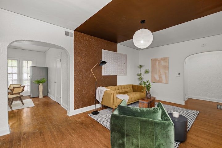 Clayton Gem: Cozy 2br Retreat - Kirkwood, MO