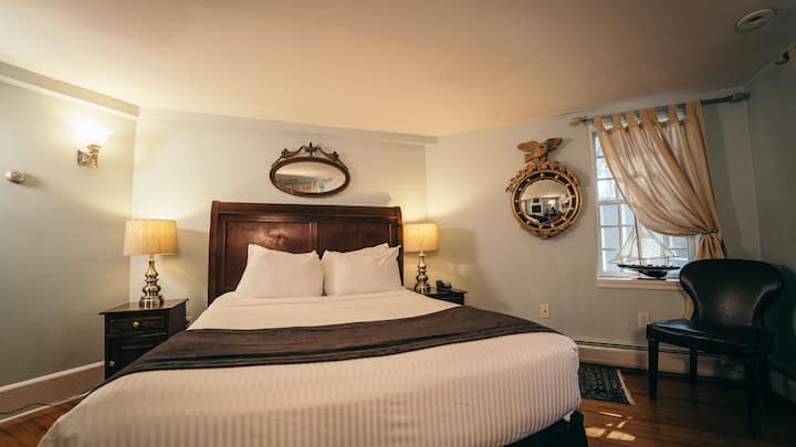 Captain's Room Buttermilkfalls - Poughkeepsie, NY