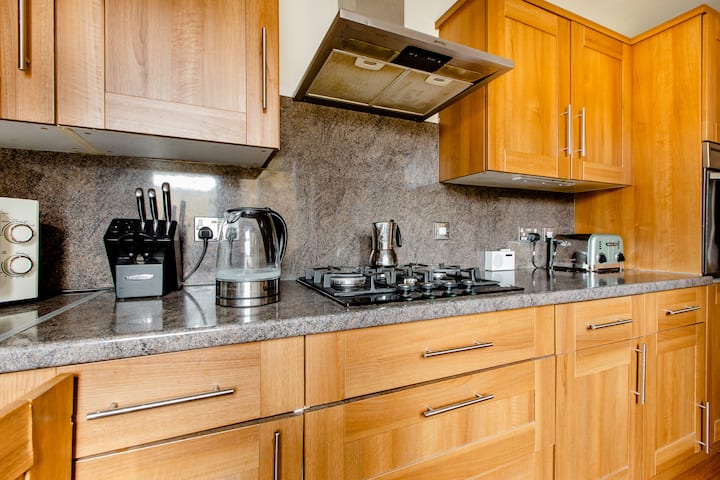 Nice Bedroom With Private Bathroom Near Tube St. - Londres