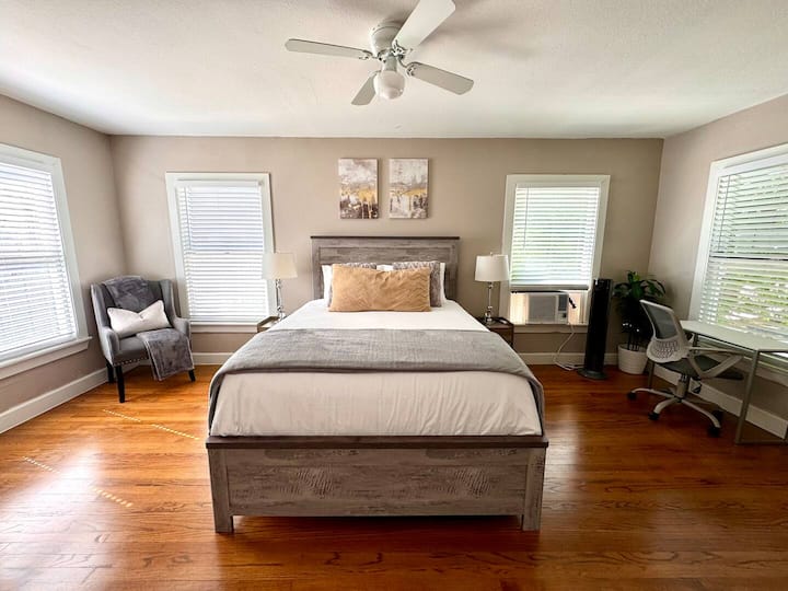 Cozy Midtown Houston Stay 
Central Location - South Park - Houston
