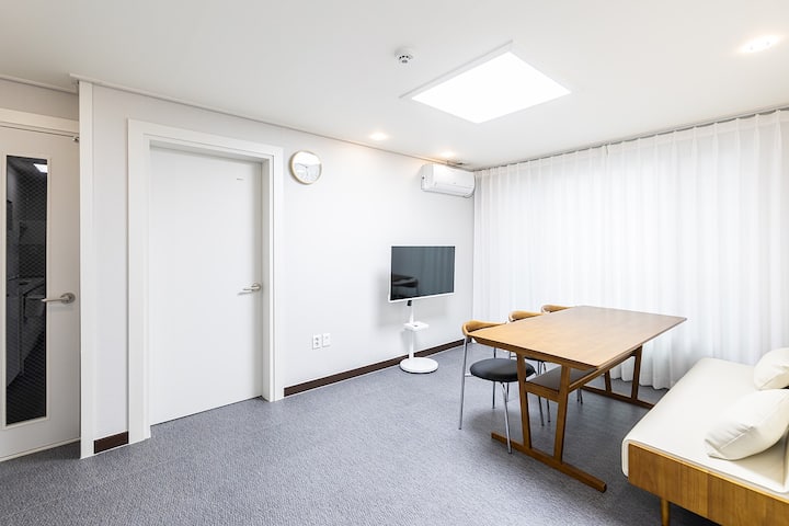 #수성못 도보5분 #수성못역 도보10분 #신축건물 #최대6인 #엘리베이터 - Daegu