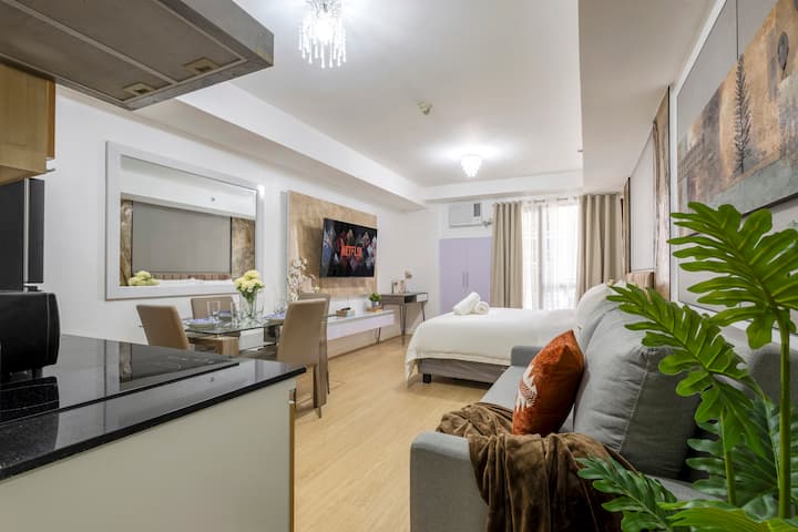 Spacious Studio Near Ayala Ave With King Size Bed - Manila