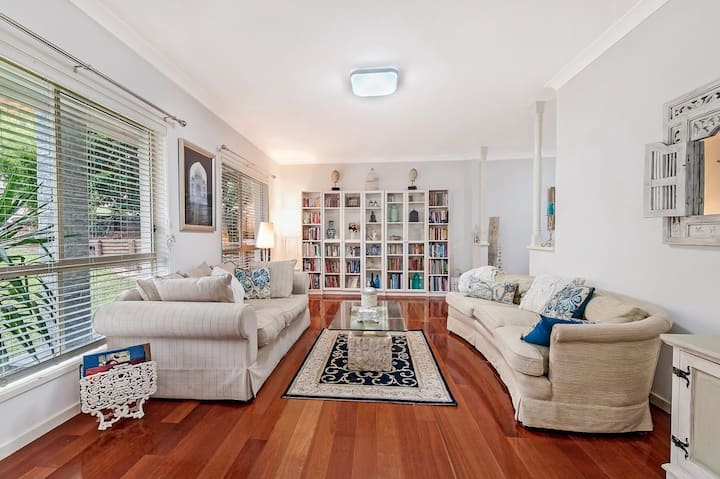 Peaceful Queen Ensuite Bedroom + Free Breakfast - Parramatta