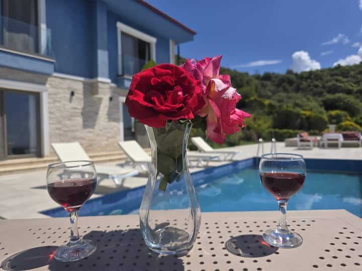 ÖZel Havuzlu 4 Yatak Odalı Villa - Kaş