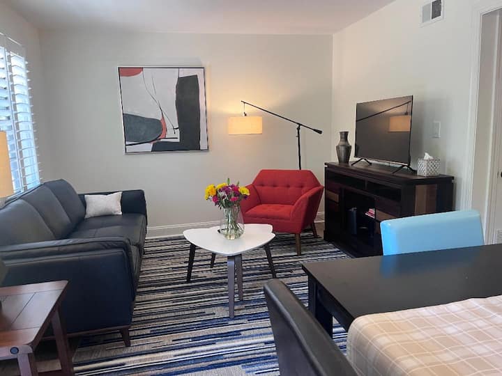 A Beautiful Garden At Your Door. - Durham, NC