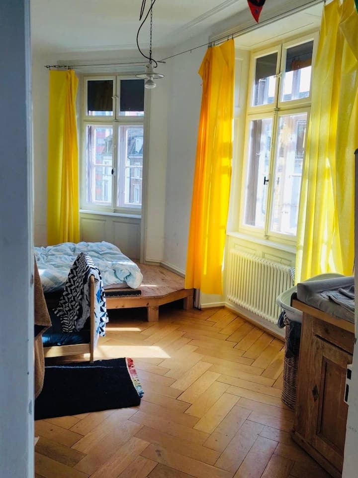 Helles Altbau Zimmer - Basel