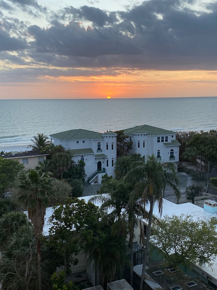 Spectacular Views Of The Gulf - Redington Shores, FL