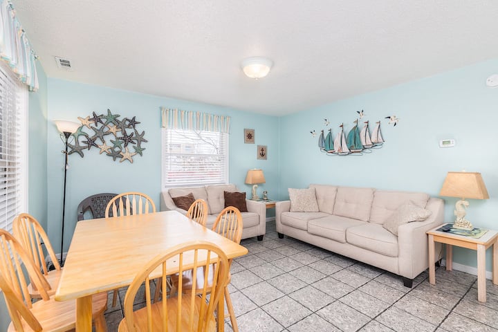 Cozy 2 Br Condo - 5 Minute Walk To Beach, W/ Pool! - Ocean City, MD