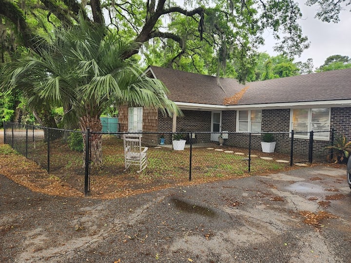 The Burgess Bungalow - Murrells Inlet, SC