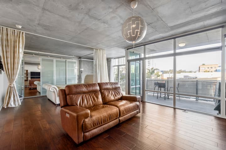 Loft-style Condo With Views. - San Diego
