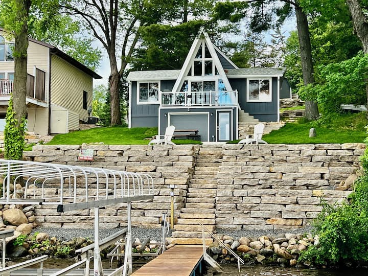 Lake Wisconsin Waterfront Cabin! - Lake Wisconsin, WI