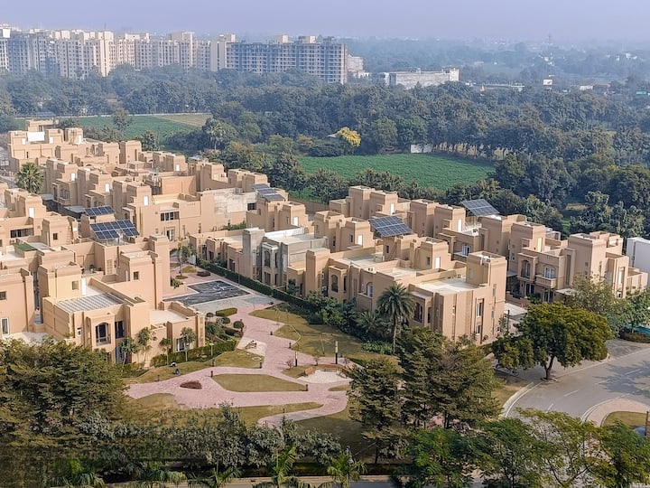 Bright & Quiet Family Retreat - Lucknow