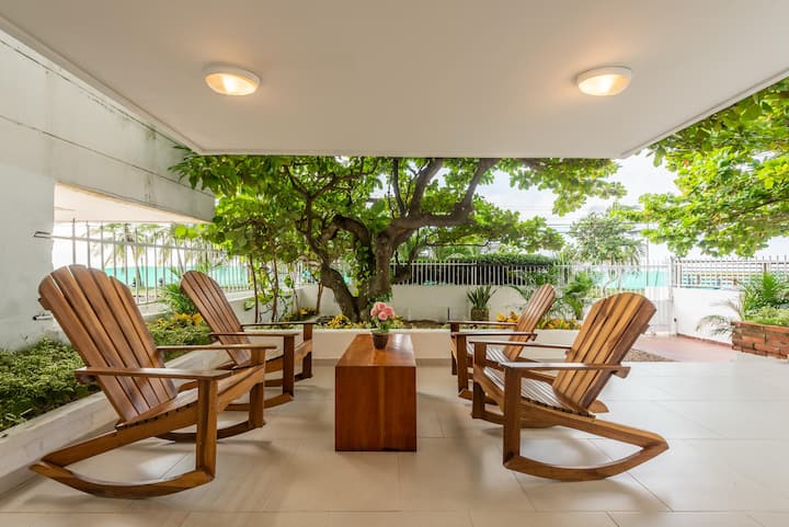 Pearl Château Beachfront Mansion - Cartagena