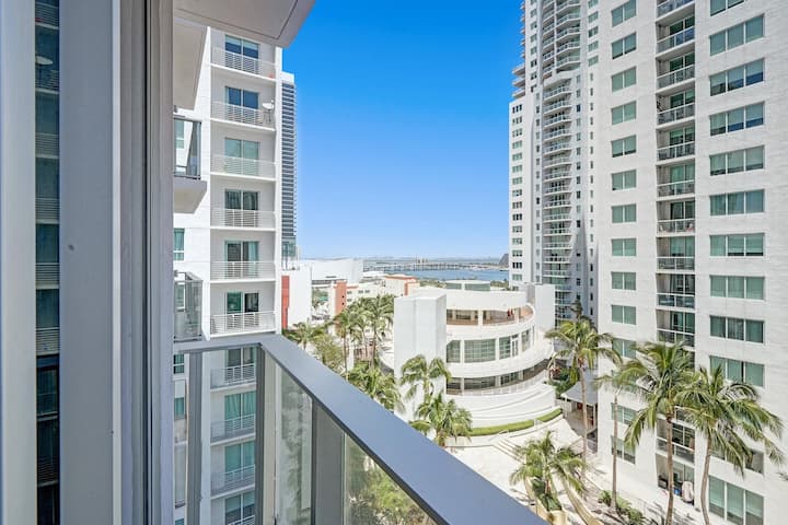 Modern Studio In Downtown Miami +18 | Steps To Met - Miami