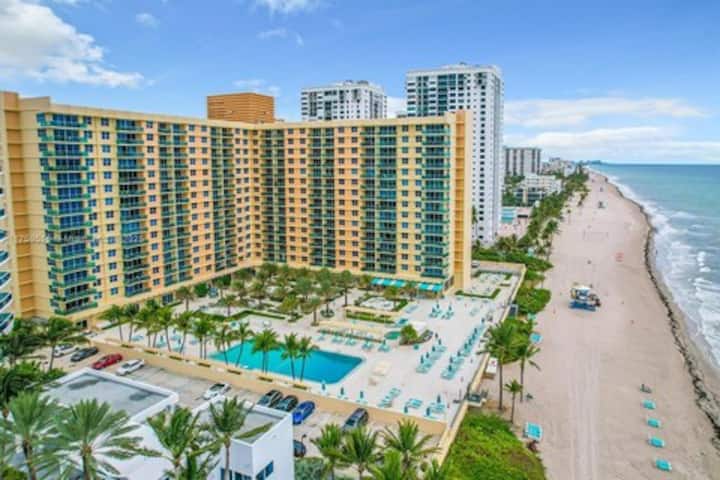 Hollywood Beach Fun - Hollywood, FL