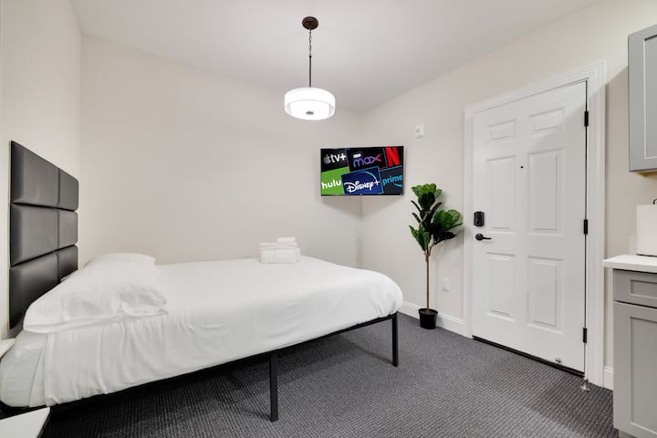 The Lackawanna House - Queen 209 - East Stroudsburg