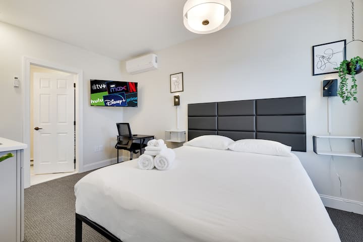The Lackawanna House - Queen 210 - East Stroudsburg