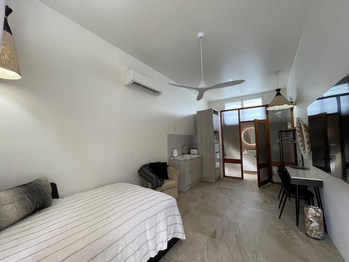 Freestanding Beachside Studio - Cairns
