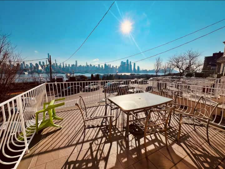 World Cup! Waterfront Views 15 Mins To Nyc! - Jersey City, NJ
