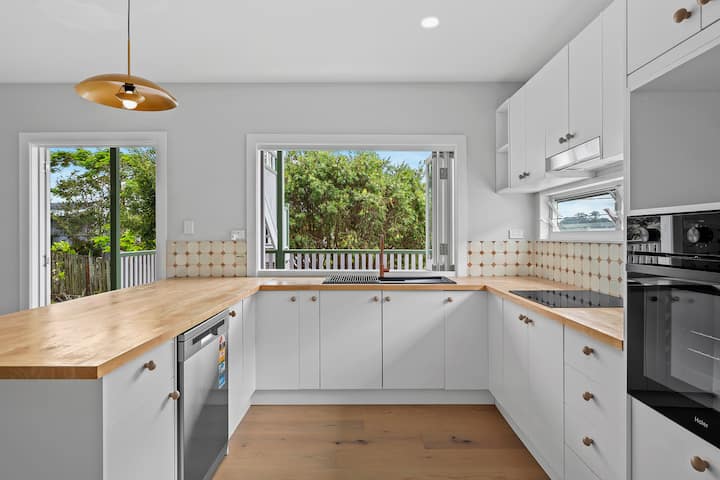 Modern Leafy Urban Luxe - Balmoral