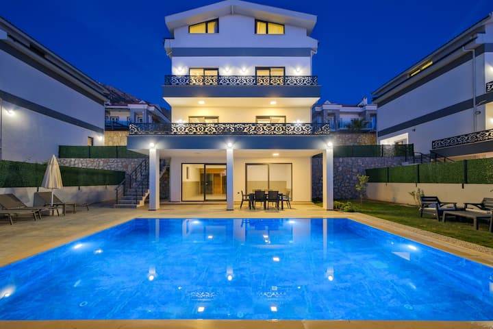 ÖLüdeniz Saunalı, Hamamlı, ıSıtmalı Havuzlu Villa - Ölüdeniz
