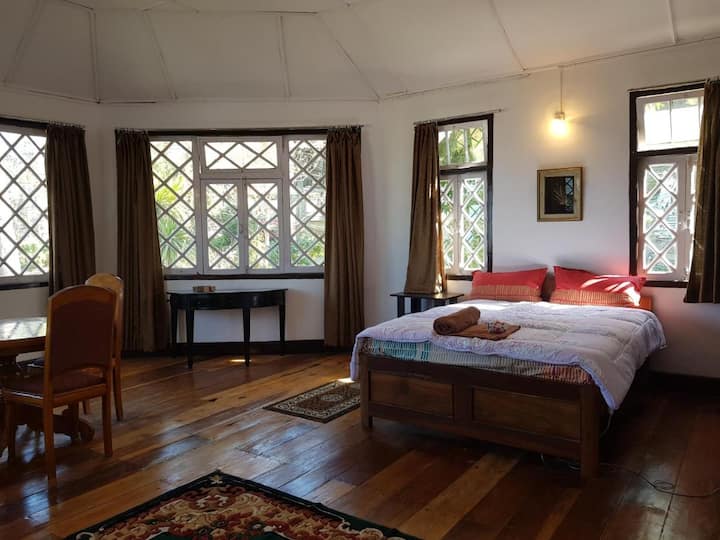 Darjeeling W/ Sunrise, Sunset & Kanchanjunga Views - Darjeeling