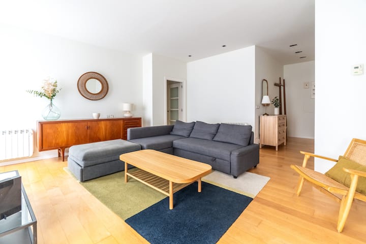 Luxury Cathedral 6 Pax - San Sebastian