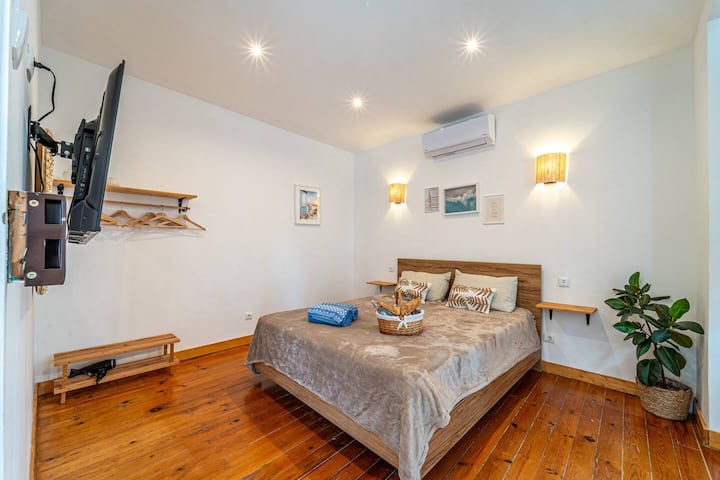 Room In The Old Town Near Beach With Ac & Smart Tv - Albufeira
