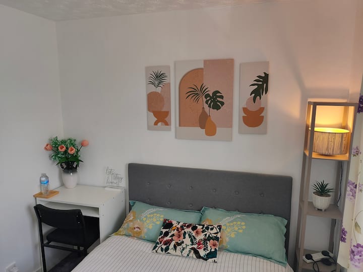 Cozy Room With Double Bed - Southampton