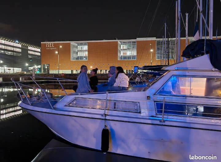 Nuit Insolite Sur Petit Yatch - Le Havre