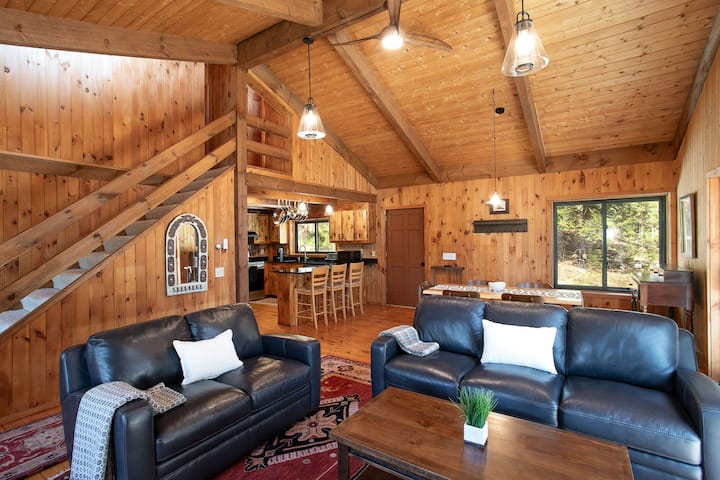 Private Mountain Retreat On 5 Acres - The Berkshires, MA