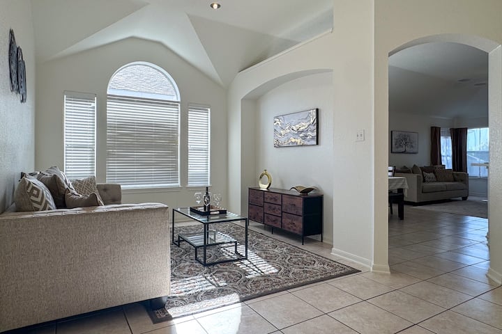 3 Bedroom House In Round Rock - Round Rock, TX
