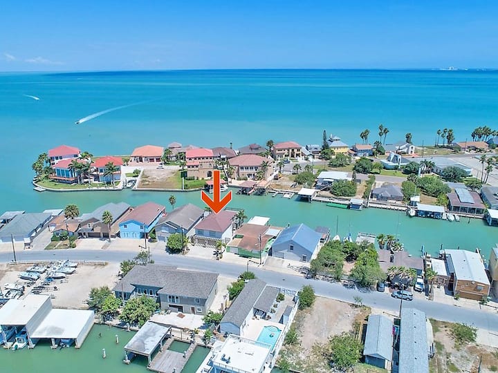 Waterfront! Dock-kayaks-spa-fishing! - Port Isabel, TX