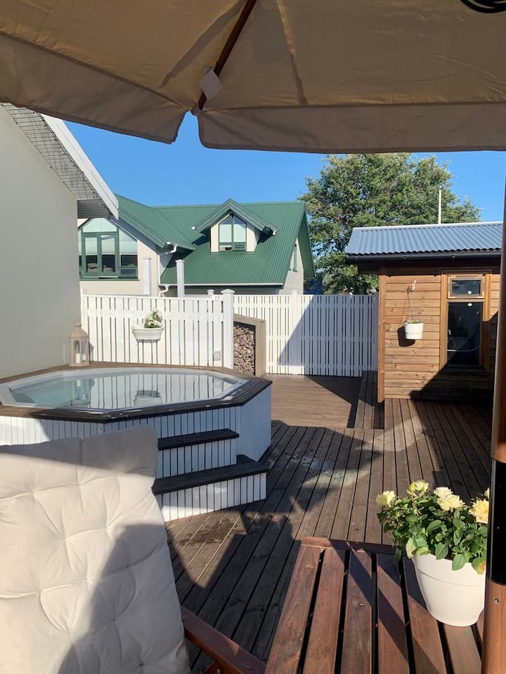 Family House Near City Center - Reykjavik