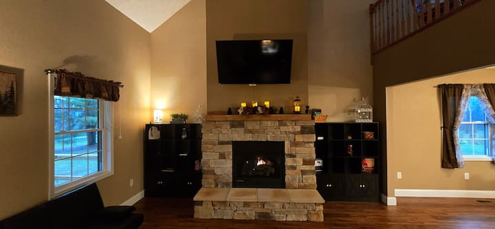 Romantic Couples Cozy 2 Bedroom Getaway - Mount Vernon, IL