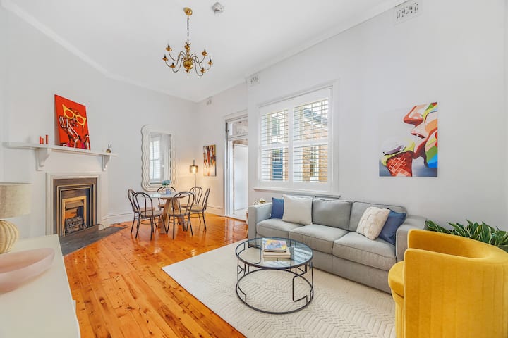 Townhouse In Heart Of The Rocks: Opera House - Sydney